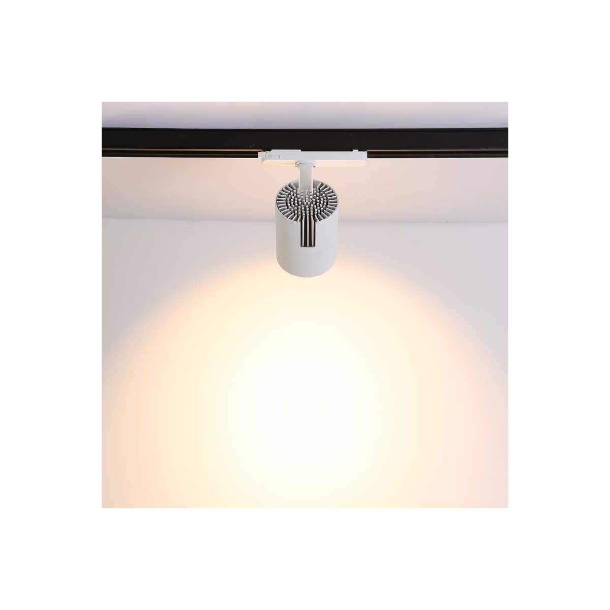 Three-phase LED track spotlight CCT 42W - CRI 95 - Integrated Philips ...