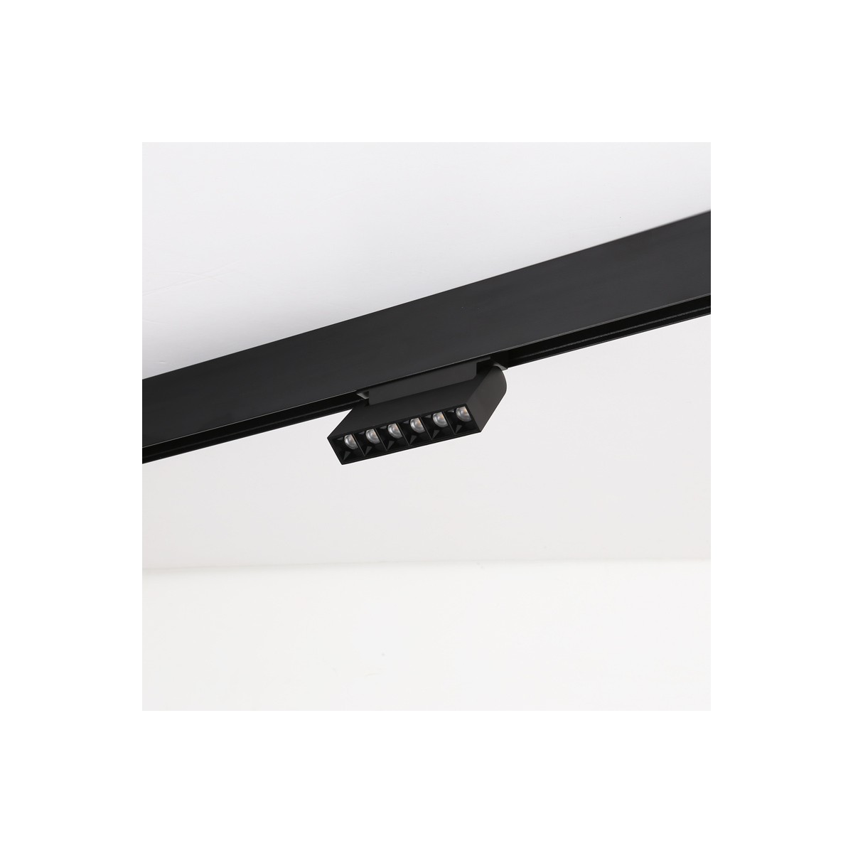 Linear LED swiveling luminaire for magnetic rail 48V - 6W - UGR16 - Black