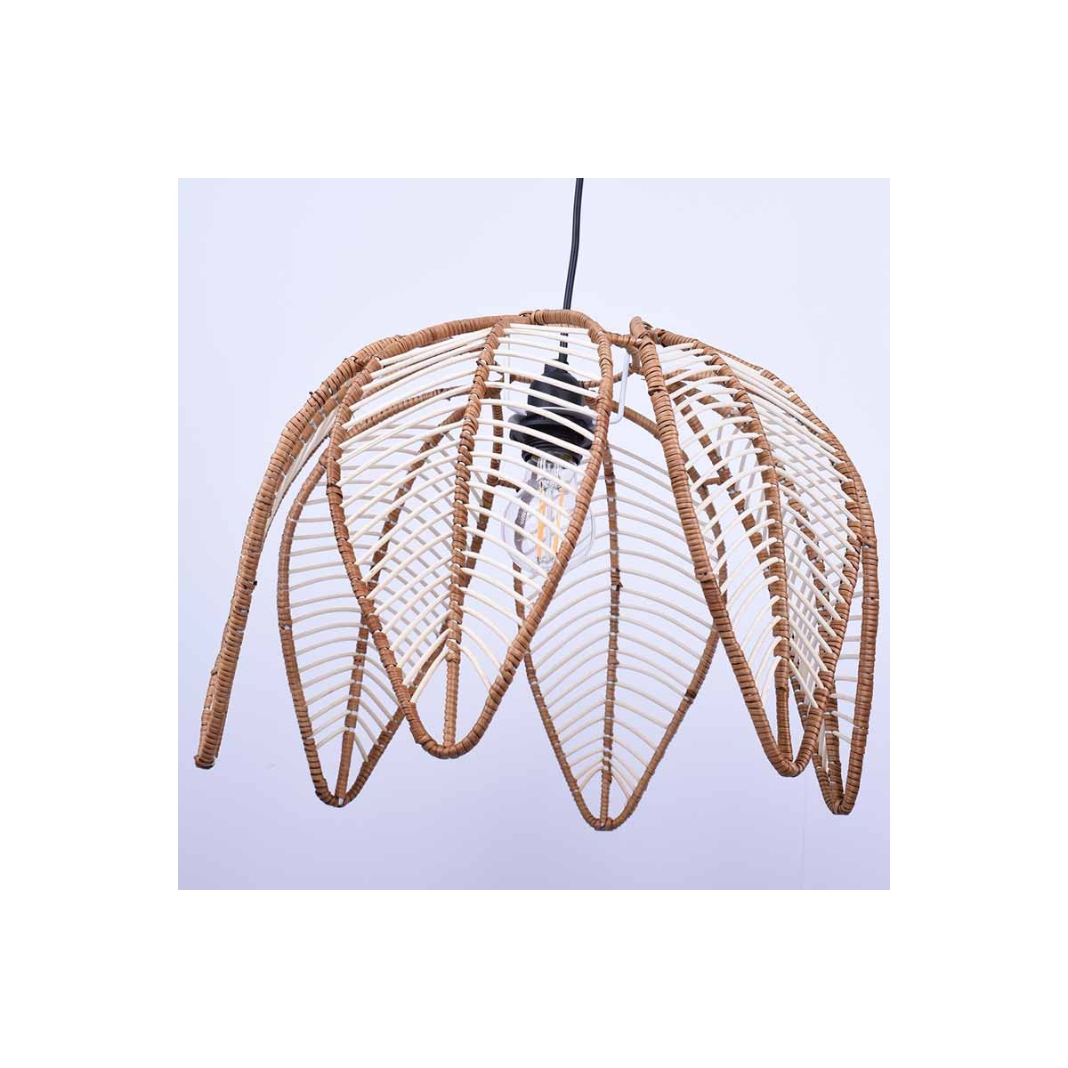 Buy flower-shaped rattan lamp "BINTAN".