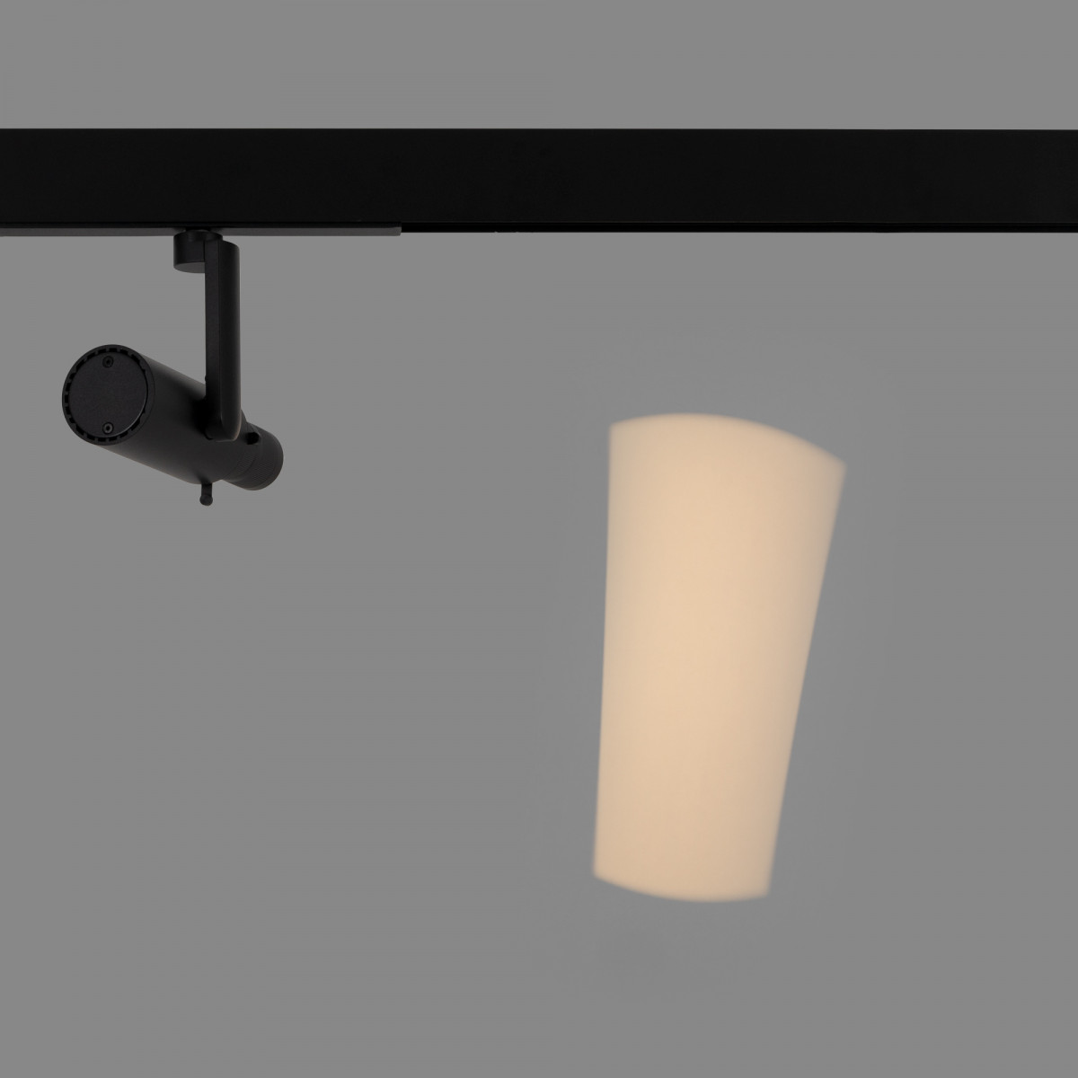 Shapeable spotlight for 48V magnetic track - 20W - 20º-35º